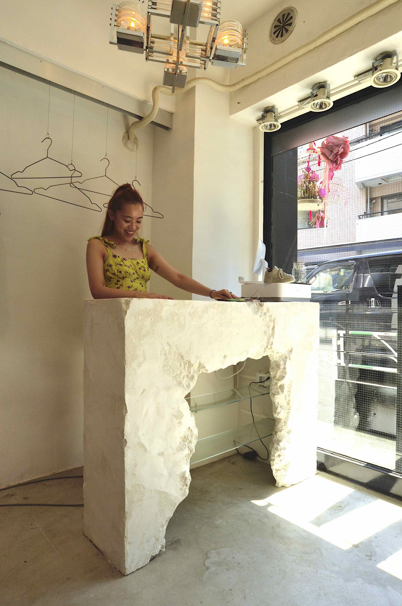 モダン×洗練された｜石と鉄の美容室 | Studio.Sumutoco