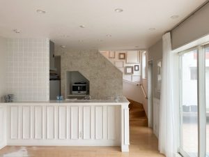 【2024年画像集】世界観のある空間を作るには？｜デザイナーが選ぶ輸入壁紙メーカー13選 | Studio.Sumutoco